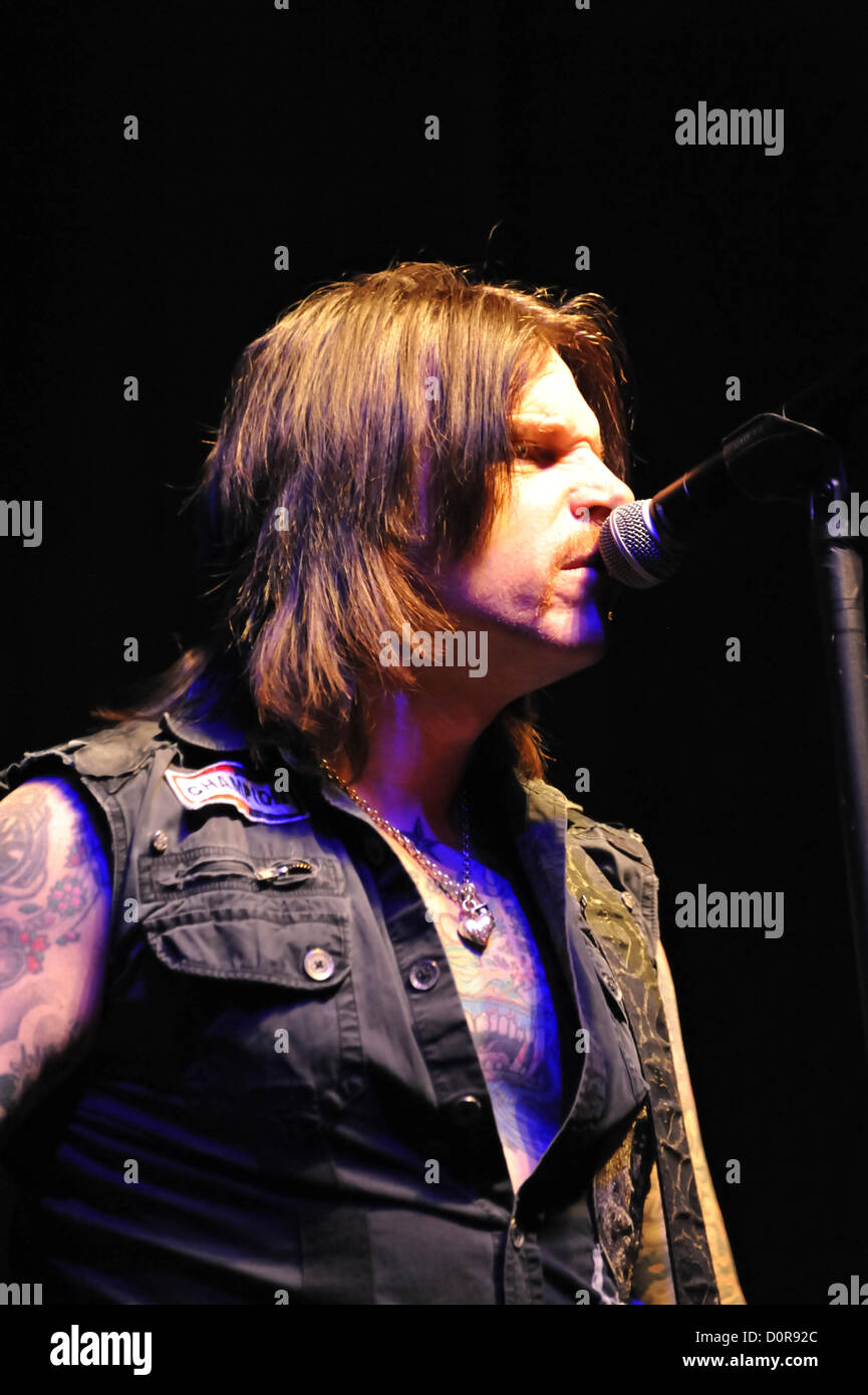 Thin lizzy lead singer hi-res stock photography and images - Alamy