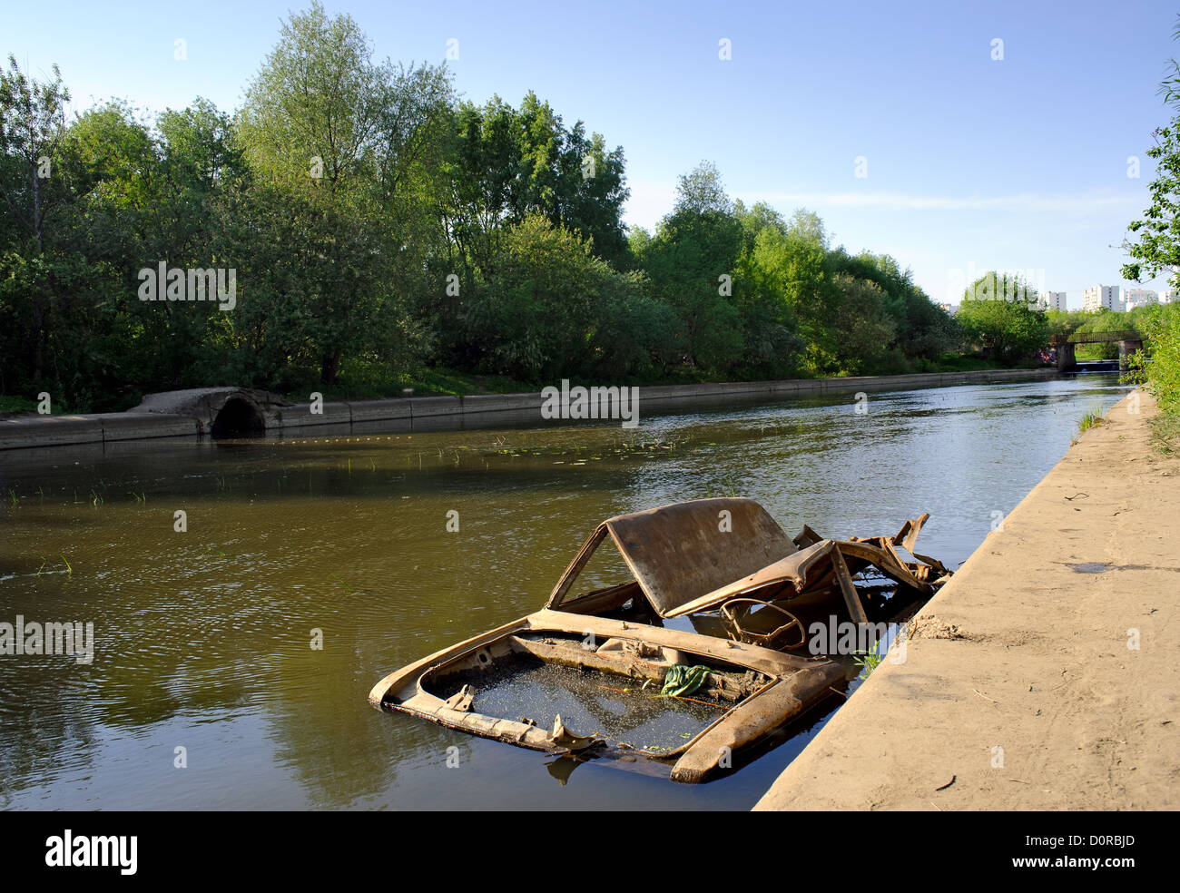 Rundown junk car hi-res stock photography and images - Alamy