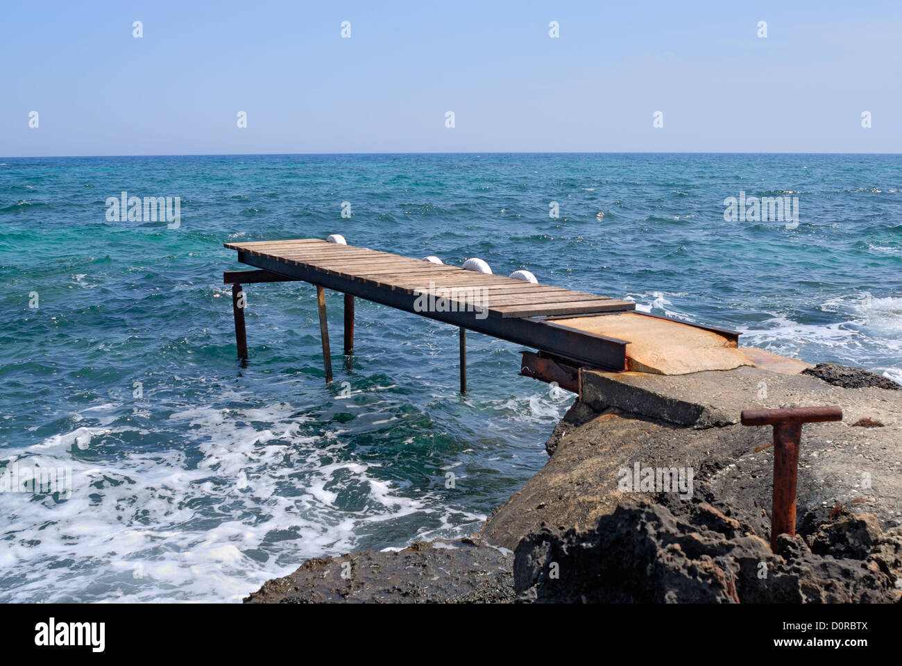 Sea an old jetty Stock Photo - Alamy