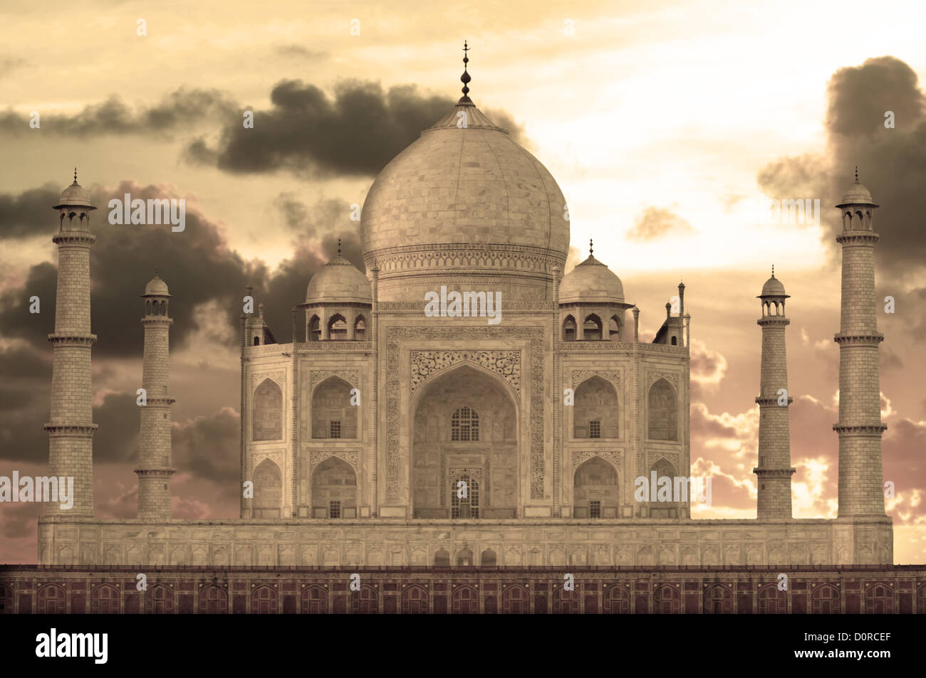 Beautiful sunset over taj mahal hi-res stock photography and images - Alamy