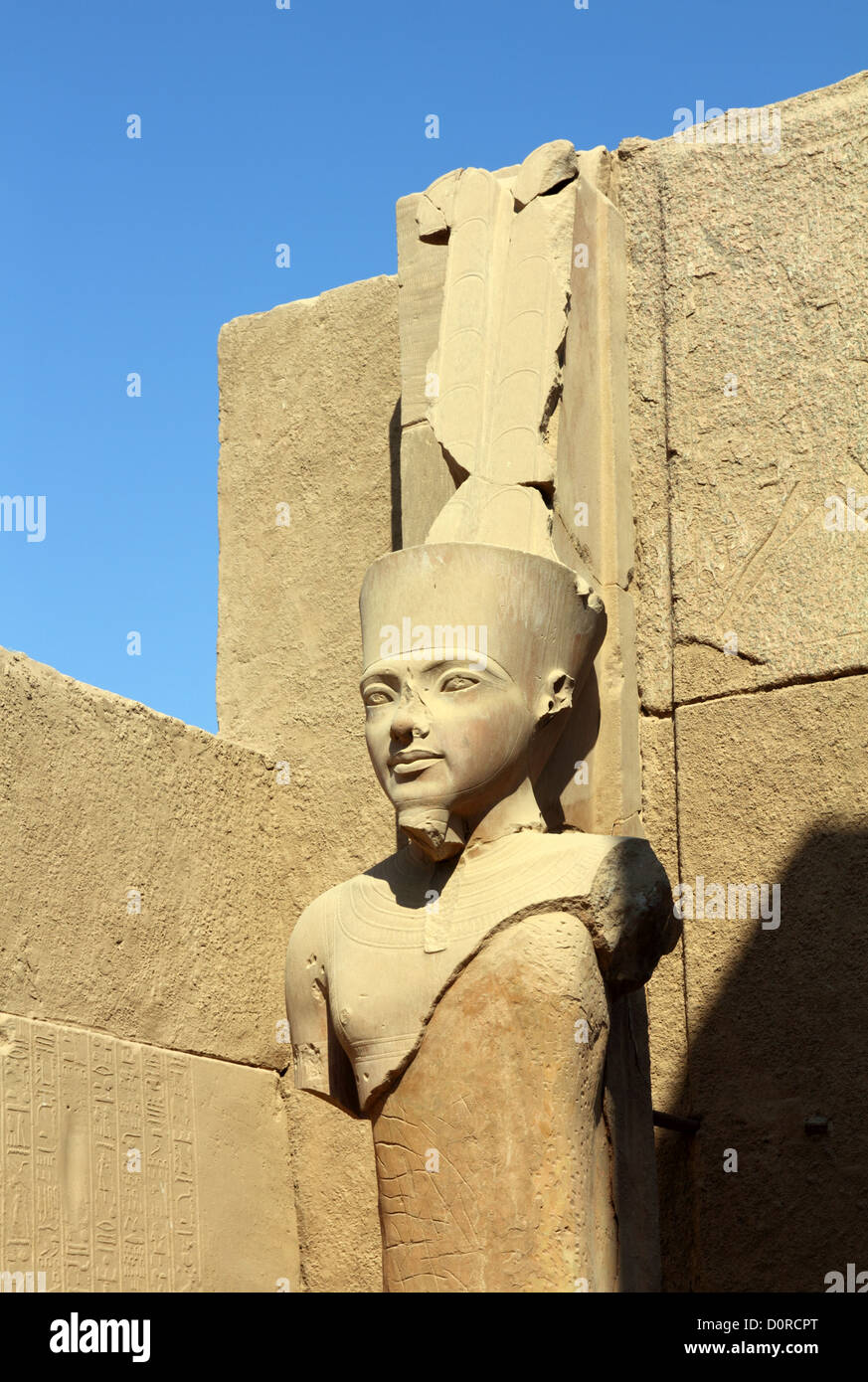 Egypt pharaoh statue hi-res stock photography and images - Alamy