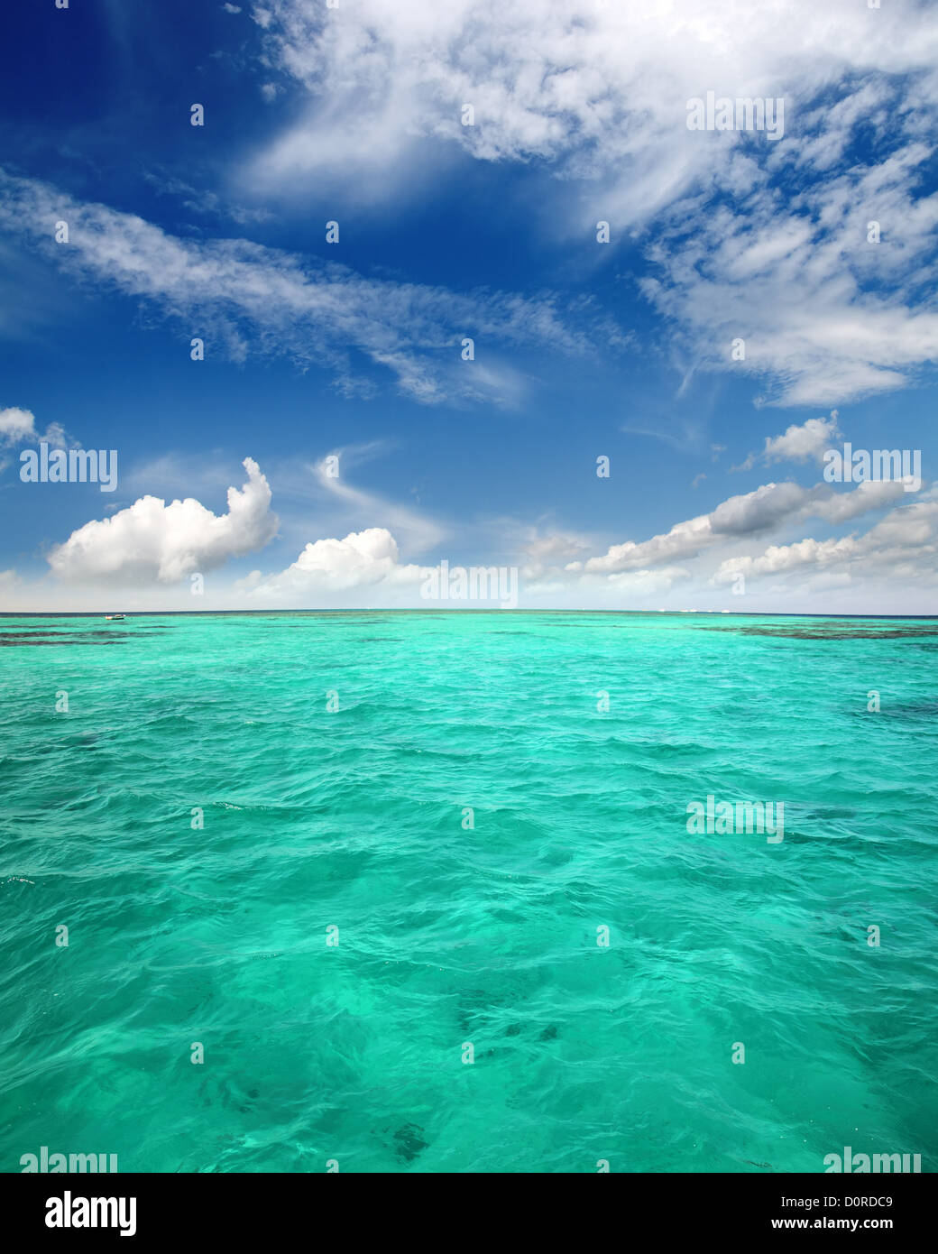 Turquoise sea landscape hi-res stock photography and images - Alamy