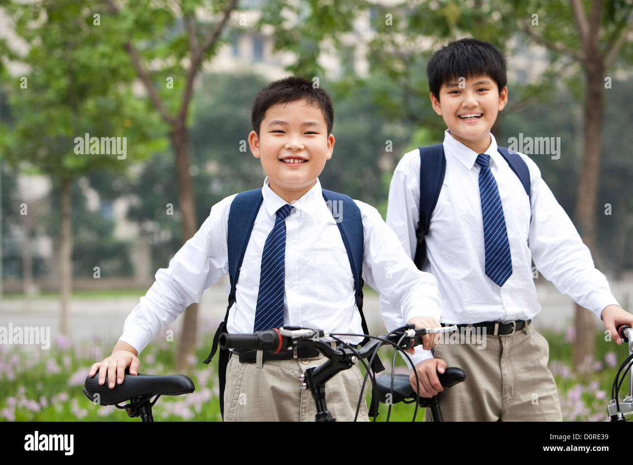 Elementary schoolboys uniform hi-res stock photography and images - Alamy