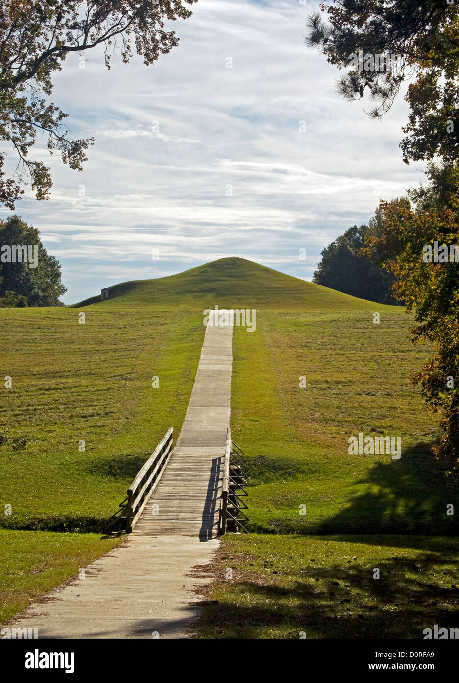 Ocmulgee mound hi-res stock photography and images - Alamy