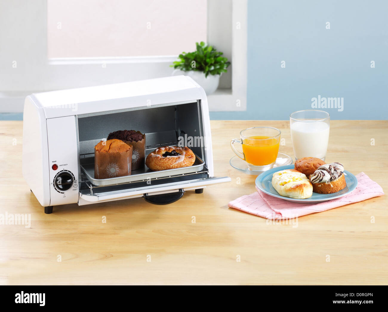 Portable oven hi-res stock photography and images - Alamy