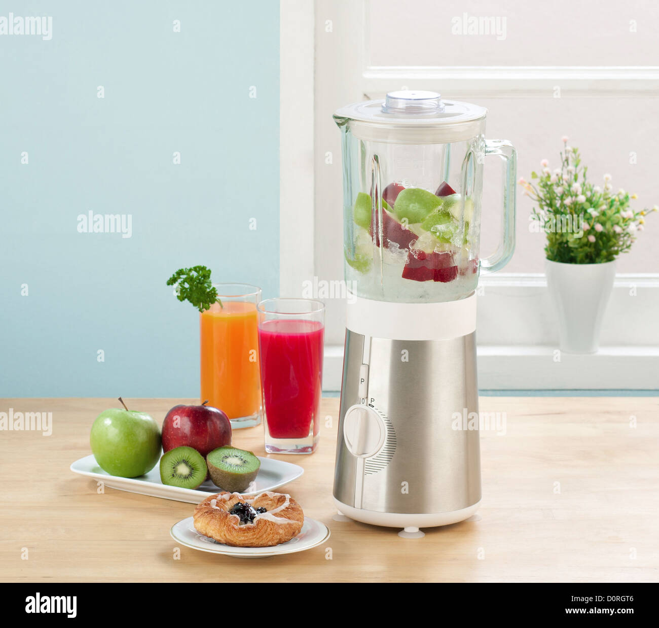 Juice machine hi-res stock photography and images - Alamy