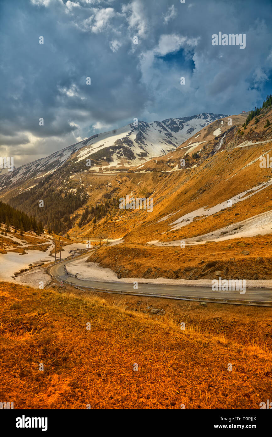 Transfagarasan Highway which crosses Fagarasi Mountains at 2000 m ...