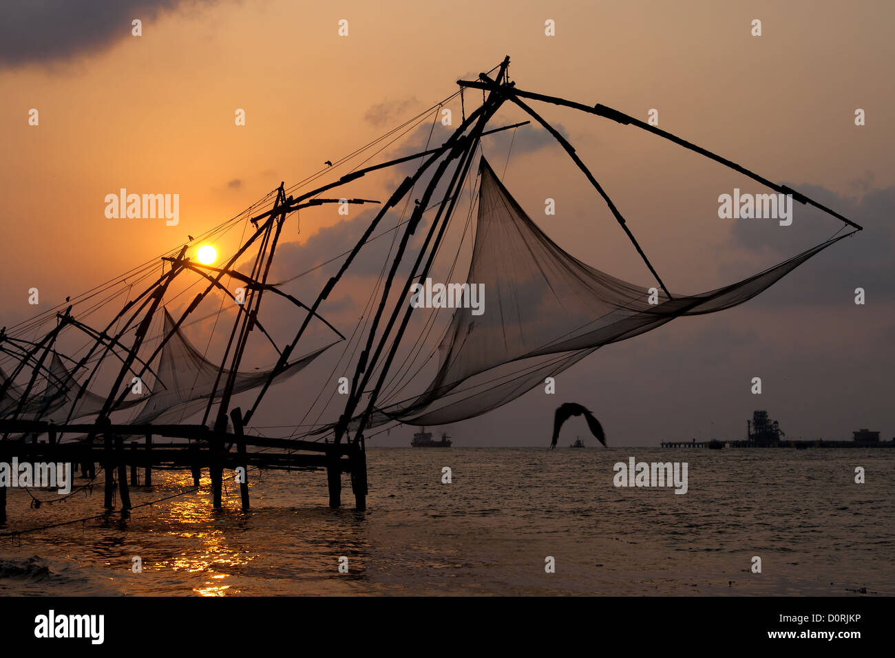 Fishing boat chinese fishing nets hi-res stock photography and images ...