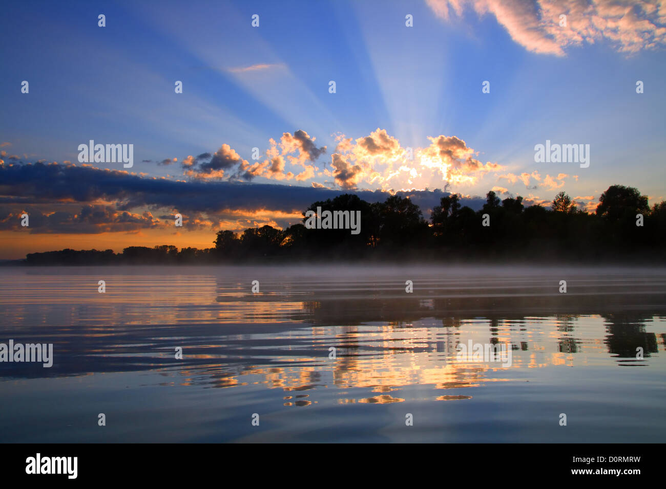 Sky reflection on river hi-res stock photography and images - Alamy
