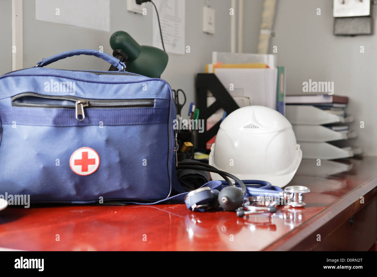 Medical aid hi-res stock photography and images - Alamy