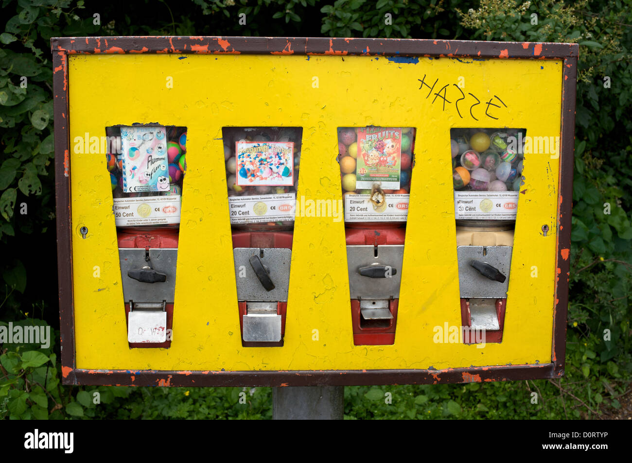 Sweets and toys vending machine Stock Photo - Alamy