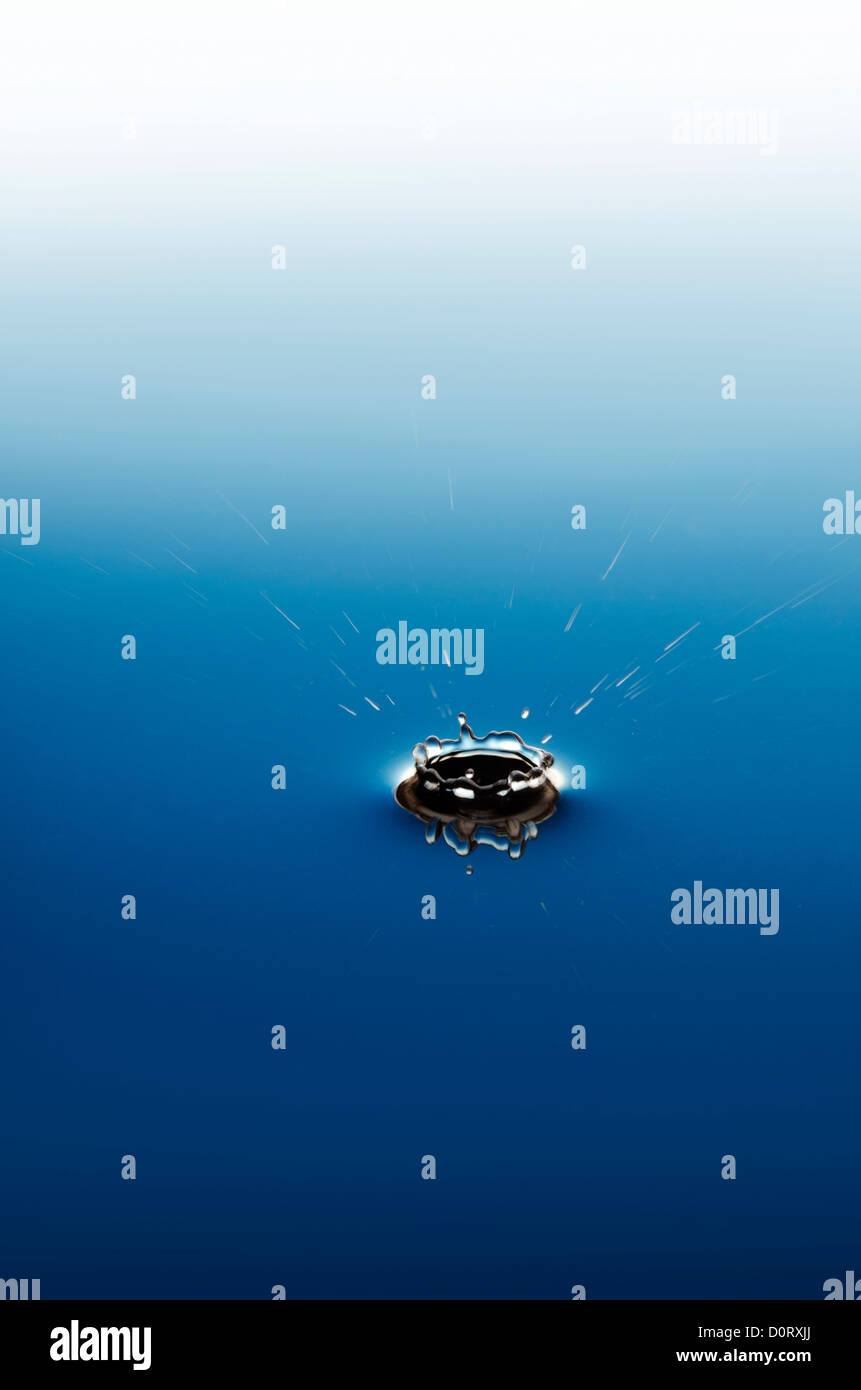 water, impact, splash, spray, droplets, blue, crown Stock Photo - Alamy