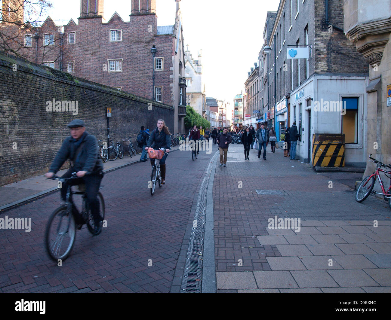 Cambridge cyclists bikes hi-res stock photography and images - Alamy