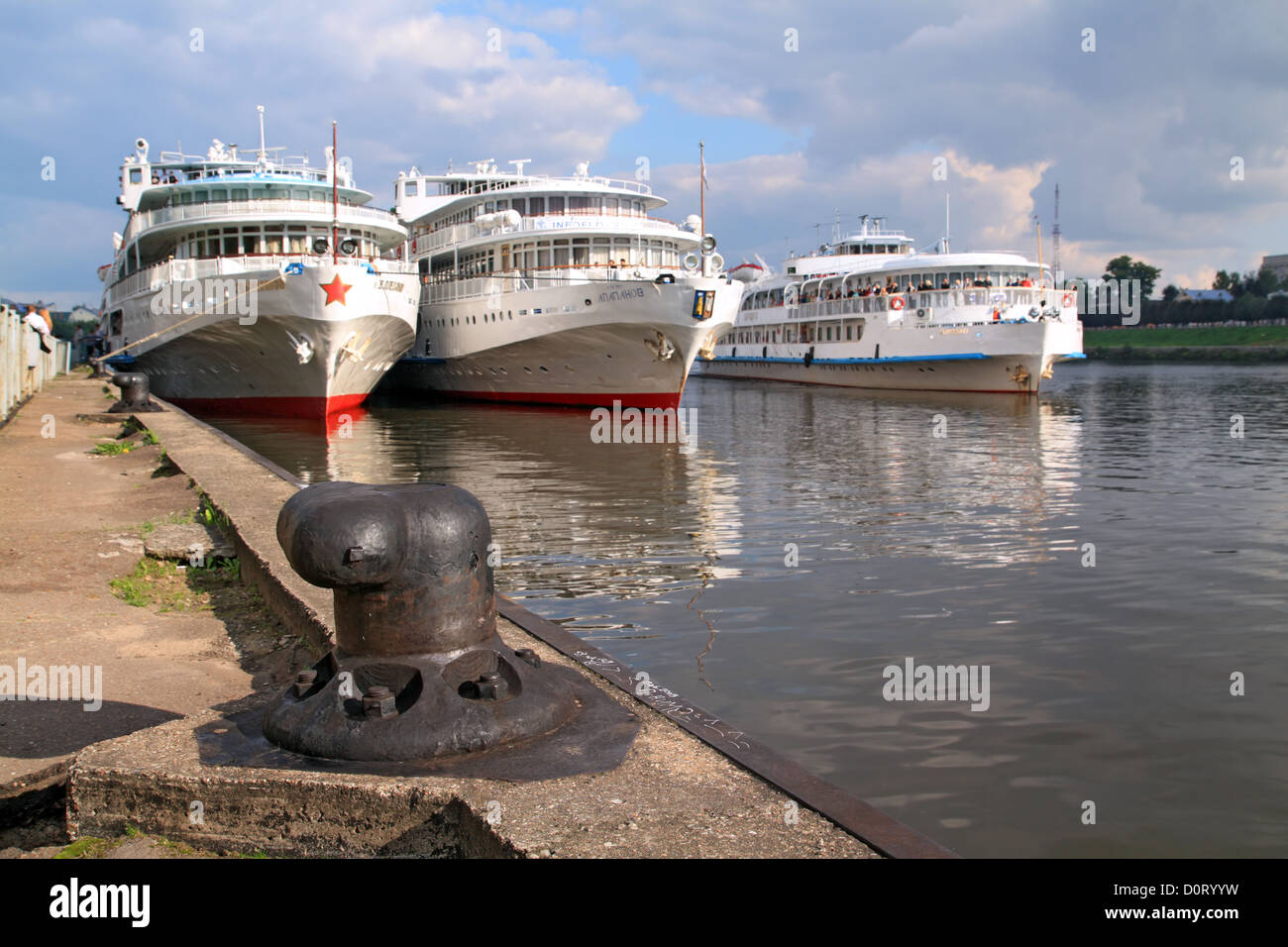 Luxurious ships hi-res stock photography and images - Alamy