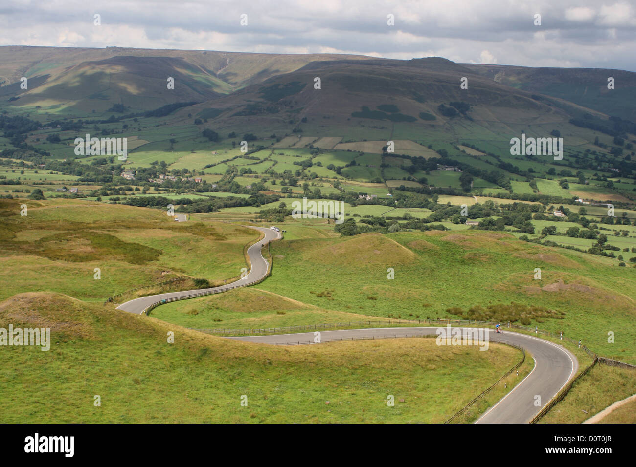 Vale of castleton hi-res stock photography and images - Alamy