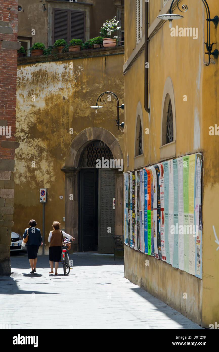 Typical exterior Facade of a Building in Lucca, Tuscany, Italy Stock ...