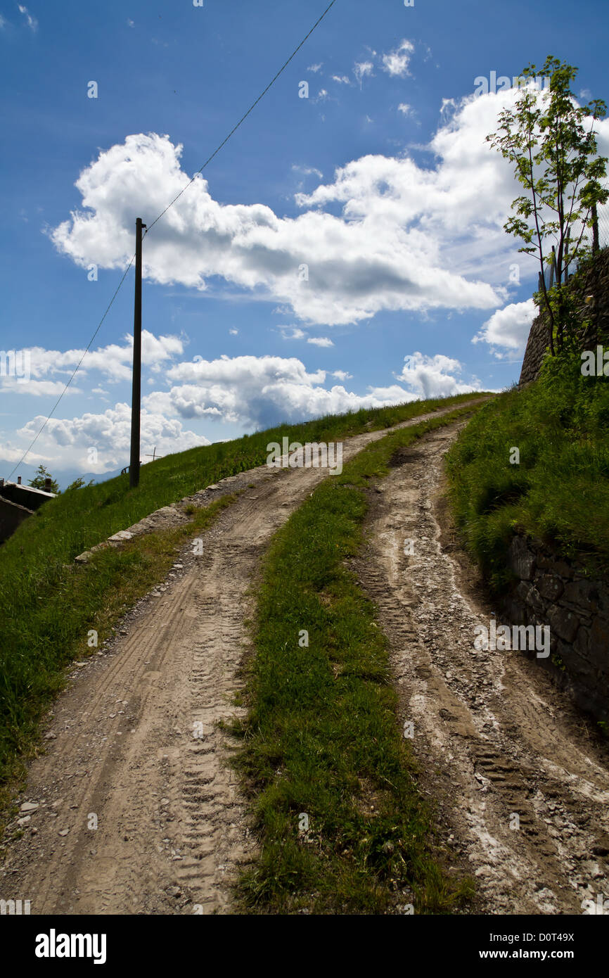 Good gravel road hi-res stock photography and images - Alamy