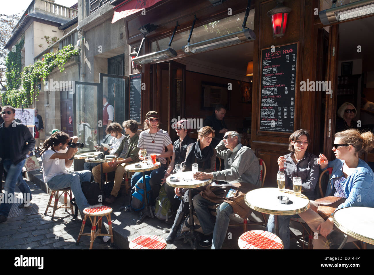 Paris french bar hi-res stock photography and images - Alamy