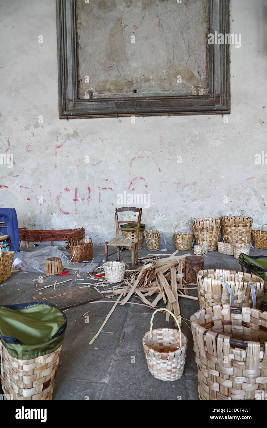 Craftsmanship italy hi-res stock photography and images - Alamy