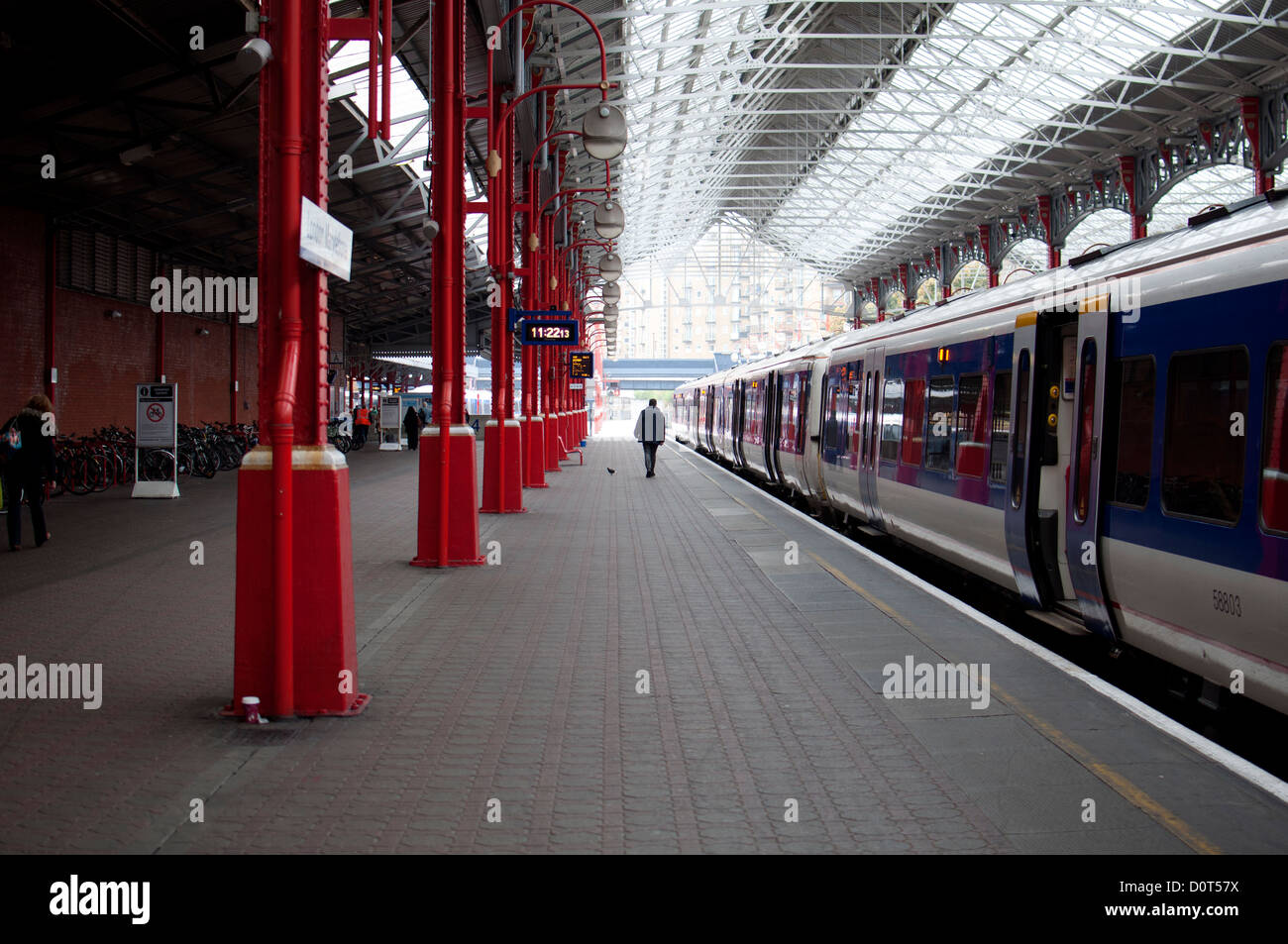 Railway terminus london marylebone hi-res stock photography and images ...