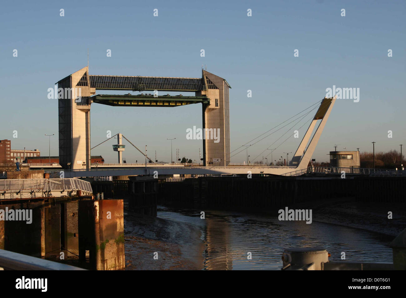 The river hull tidal barrier hi-res stock photography and images - Alamy