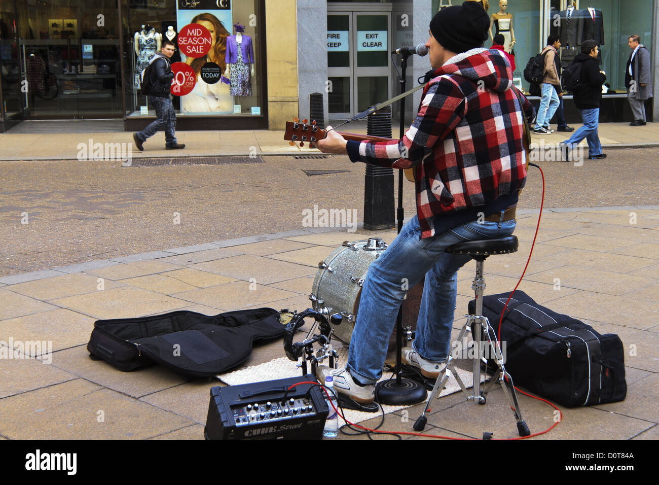 Cambridge Street Singer Stock Photo - Alamy