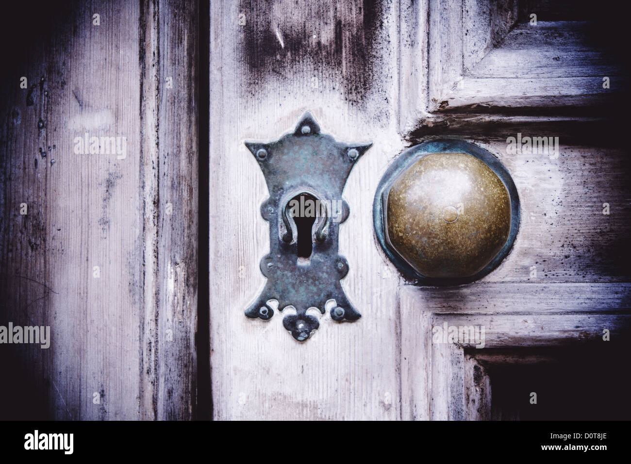 Old keyhole hi-res stock photography and images - Alamy