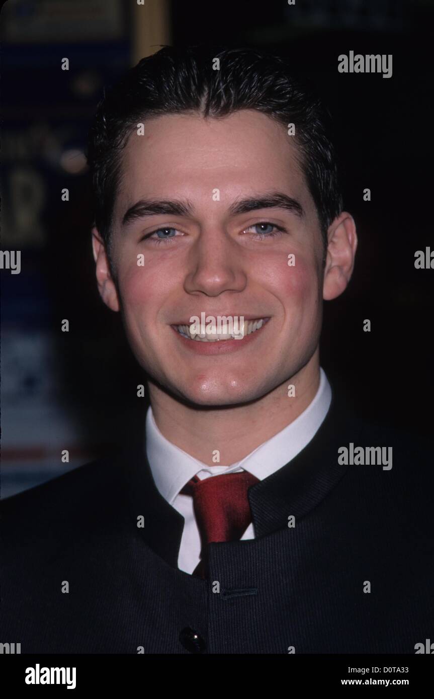 HENRY CAVILL.Count of Monte Cristo Premiere at El Capitan theatre 2002 ...