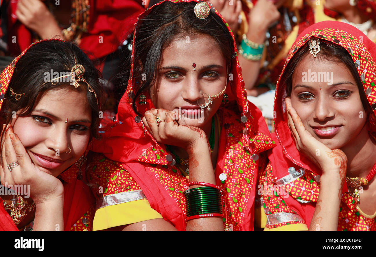 Indian women wearing traditionally dress and Jewelry Stock Photo - Alamy