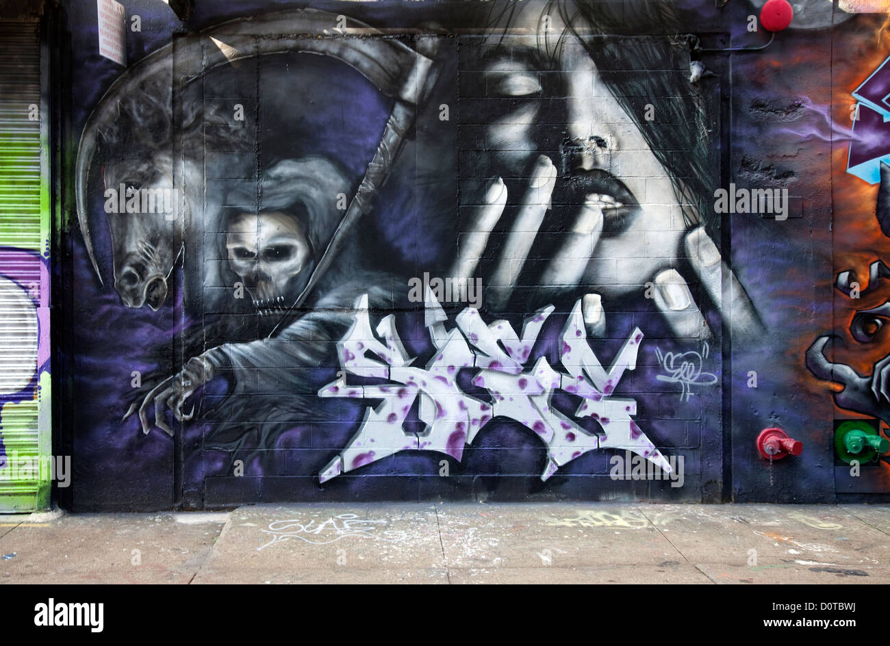 Scary graffiti hi-res stock photography and images - Alamy