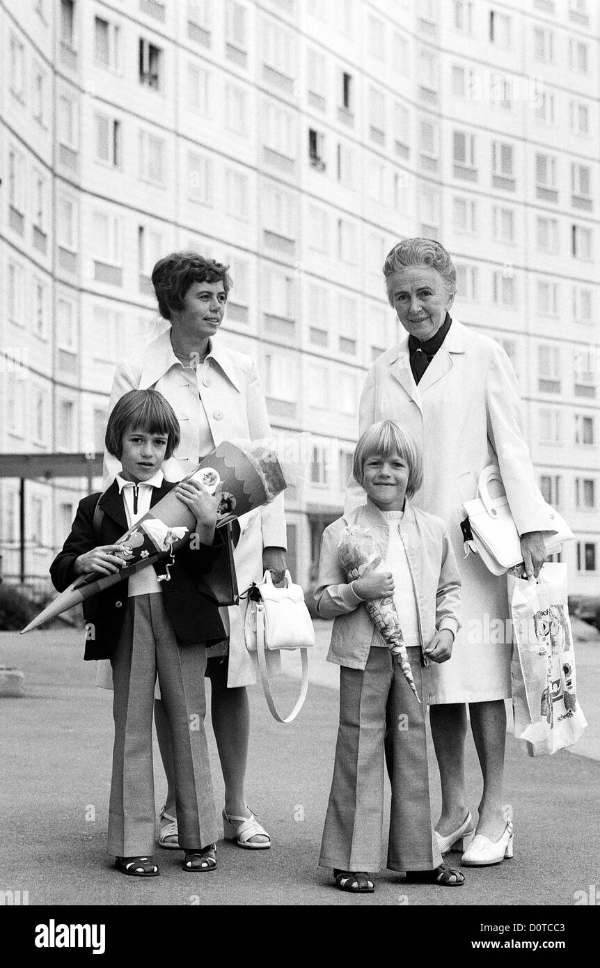 Gdr housing Black and White Stock Photos & Images - Alamy