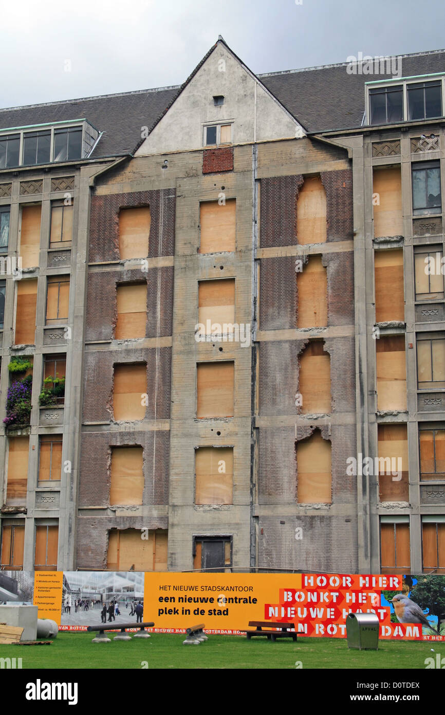 Reconstruction and redevelopment hi-res stock photography and images ...