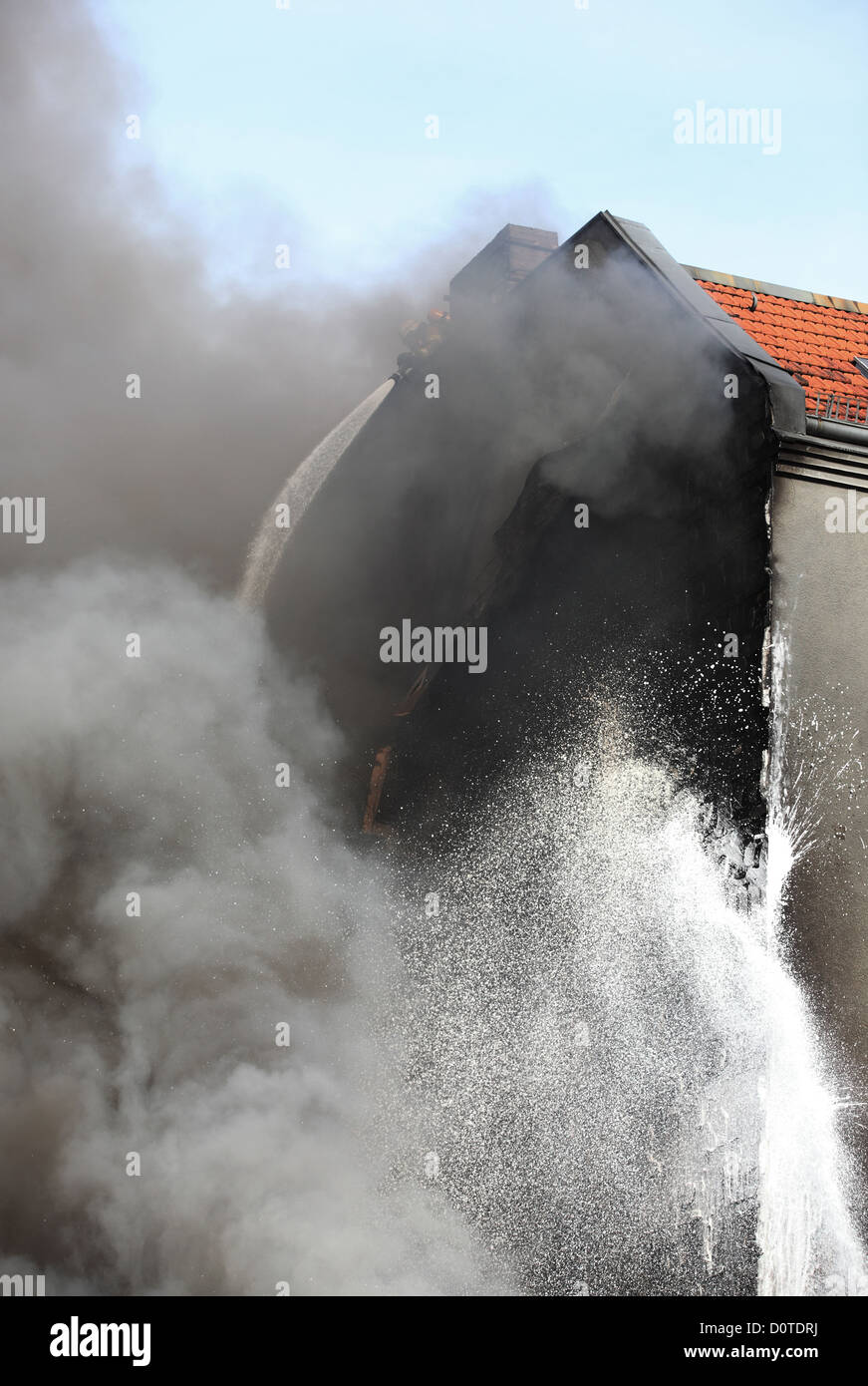 Berlin, Germany, Loesch work of a large fire Stock Photo - Alamy