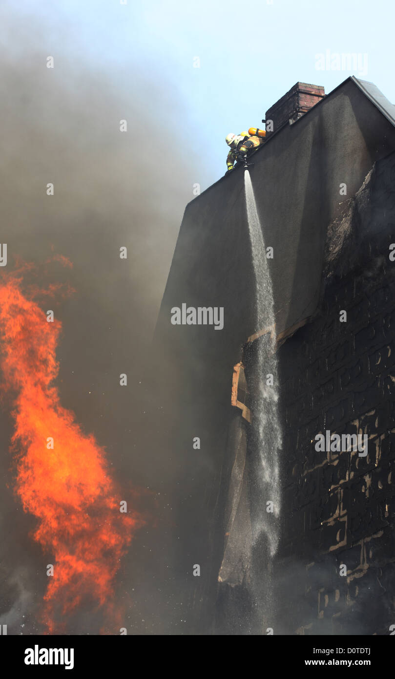 Berlin, Germany, Loesch work of a large fire Stock Photo - Alamy