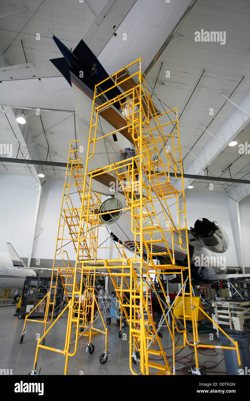 Airplane maintenance hanger Stock Photo - Alamy