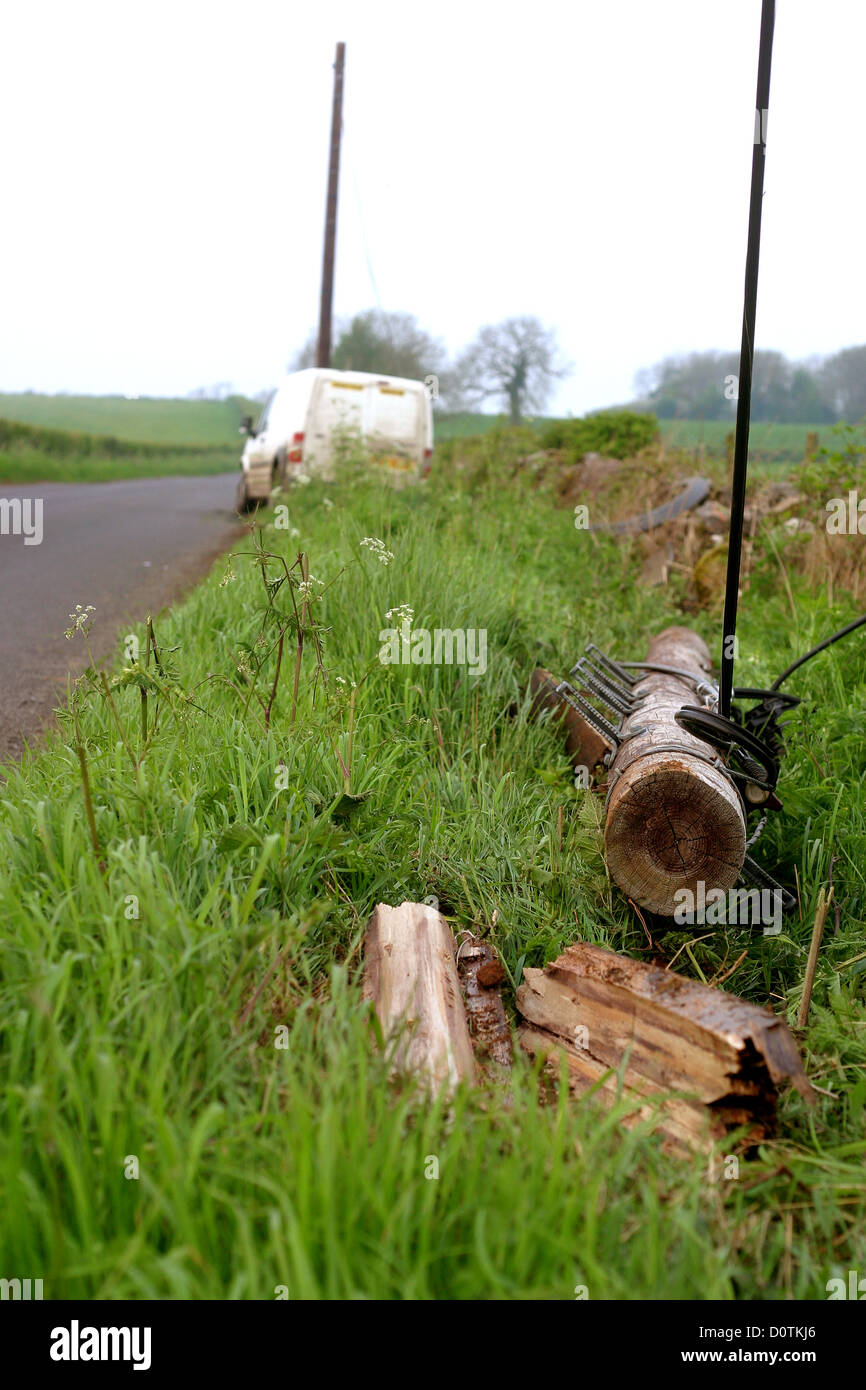 Telephone pole broken hi-res stock photography and images - Alamy
