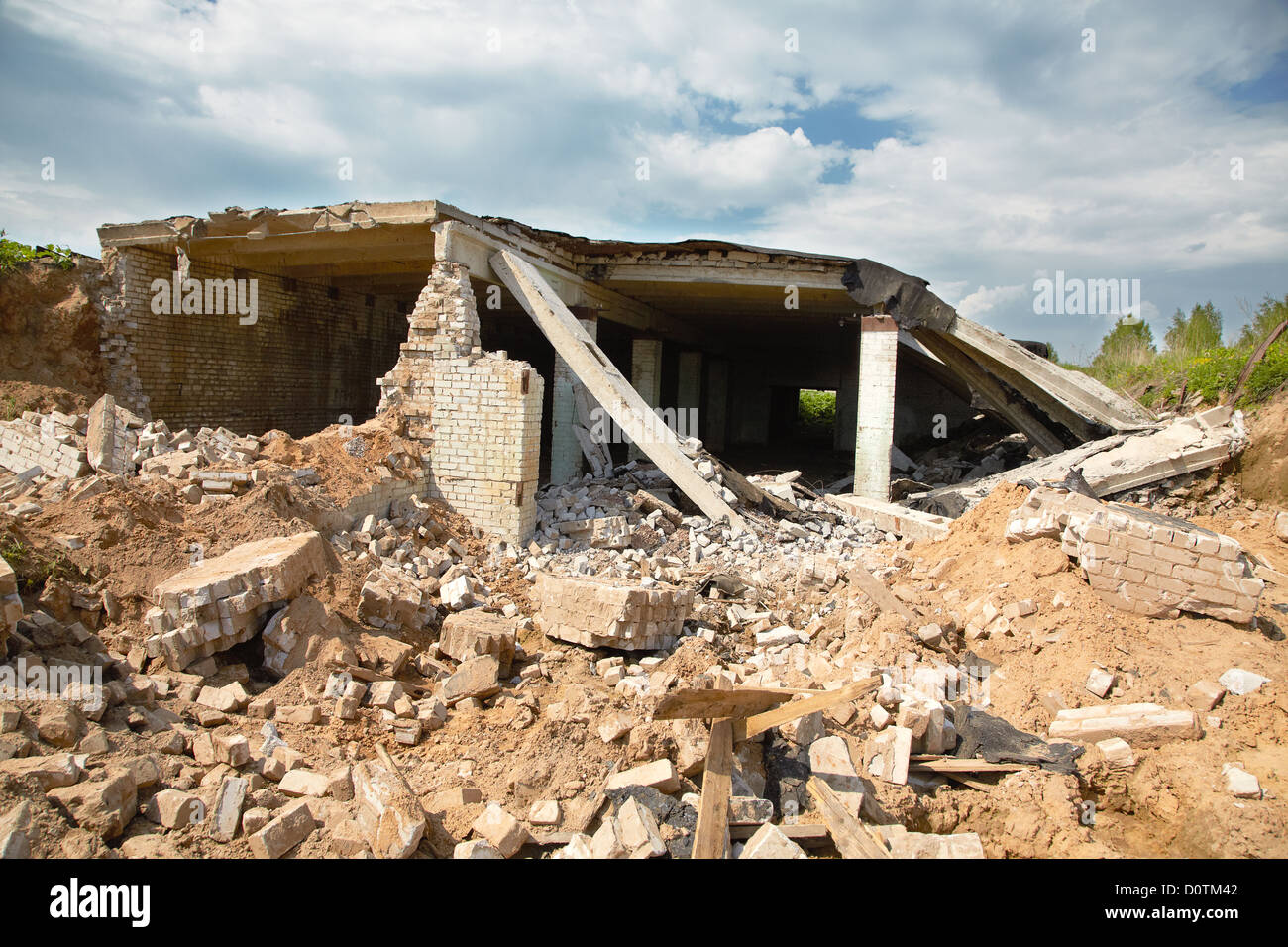 Modern ruins hi-res stock photography and images - Alamy