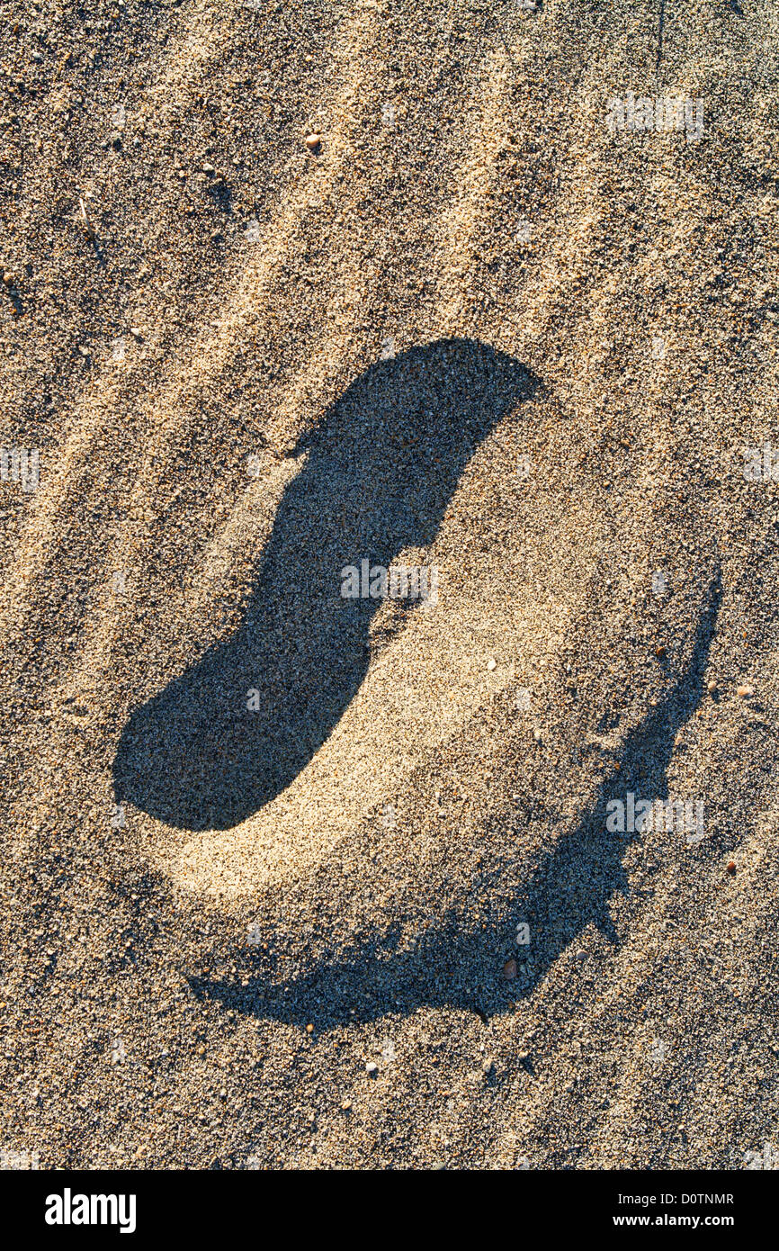 Single footprints hi-res stock photography and images - Alamy