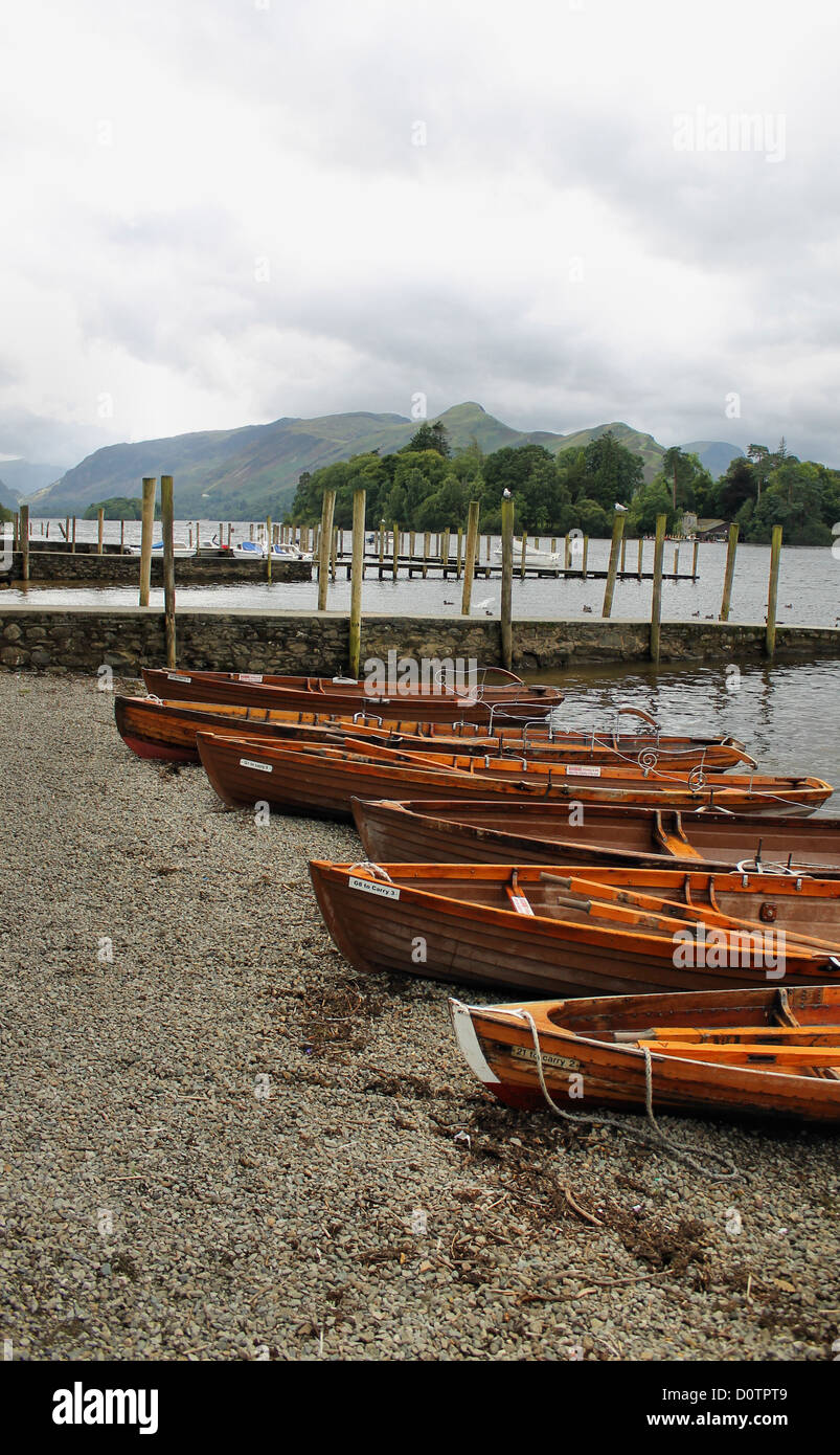 Boats on shoreline of Derwent Water Keswick Stock Photo - Alamy