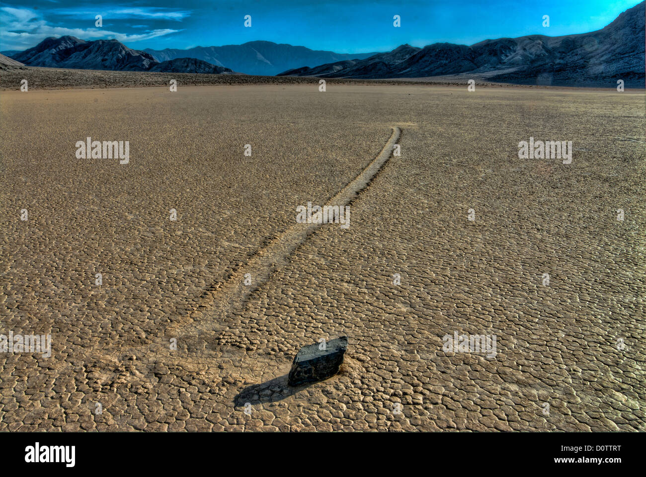 racetrack, valley of the moving rocks, Death Valley, national park ...