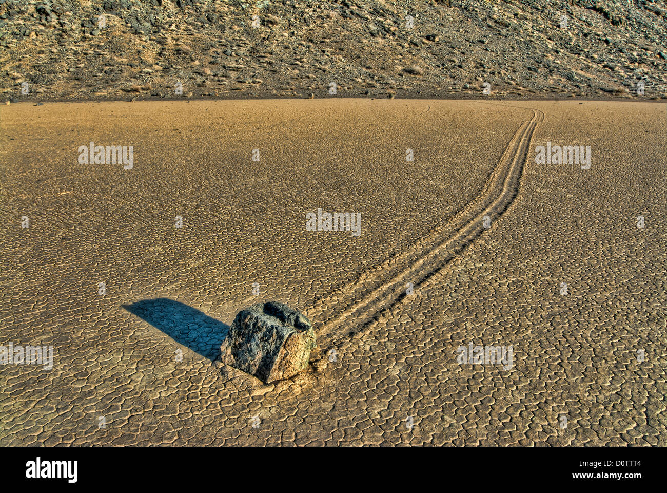 racetrack, valley of the moving rocks, Death Valley, national park ...