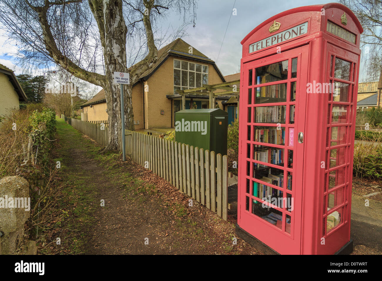 Telephone box library hi-res stock photography and images - Alamy