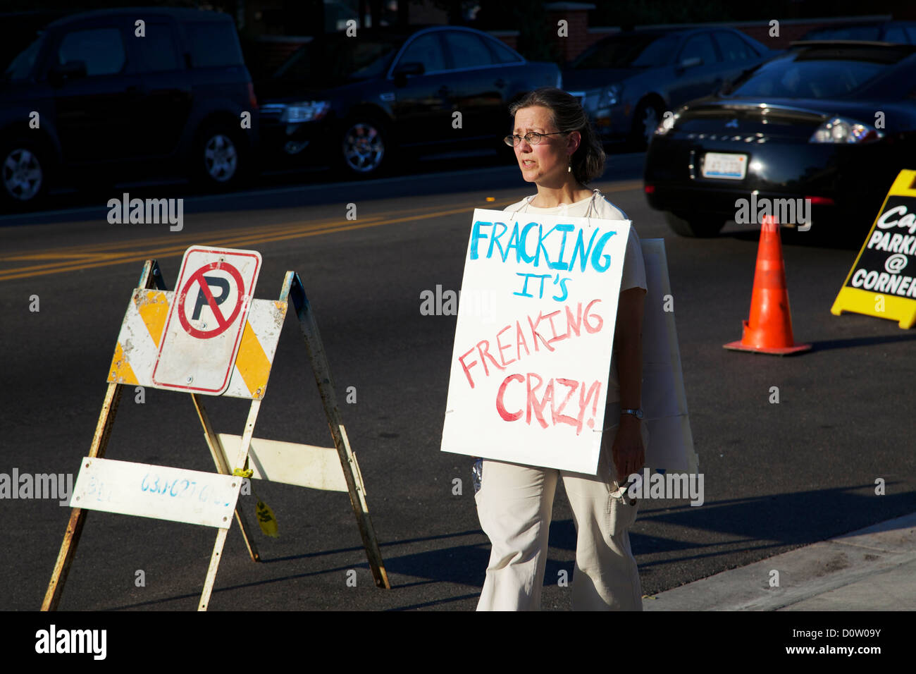 Wearing sign hi-res stock photography and images - Alamy