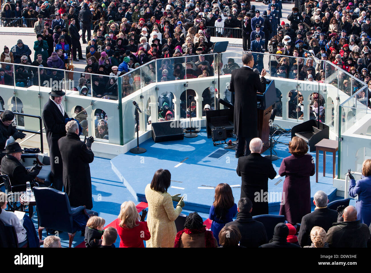 Obama inauguration 2009 speech hi-res stock photography and images - Alamy