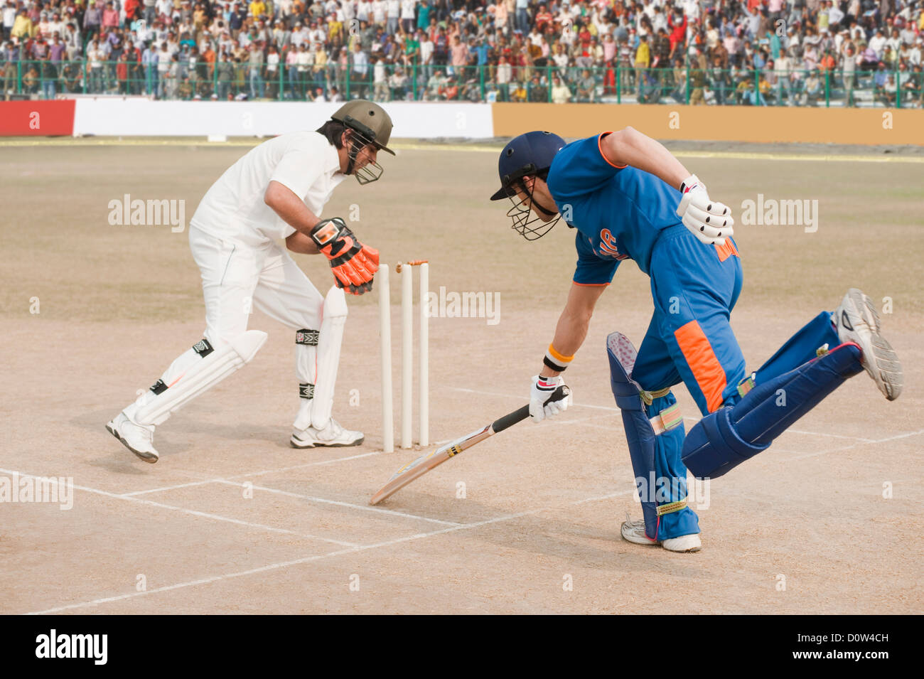 Scoring a run hi-res stock photography and images - Alamy