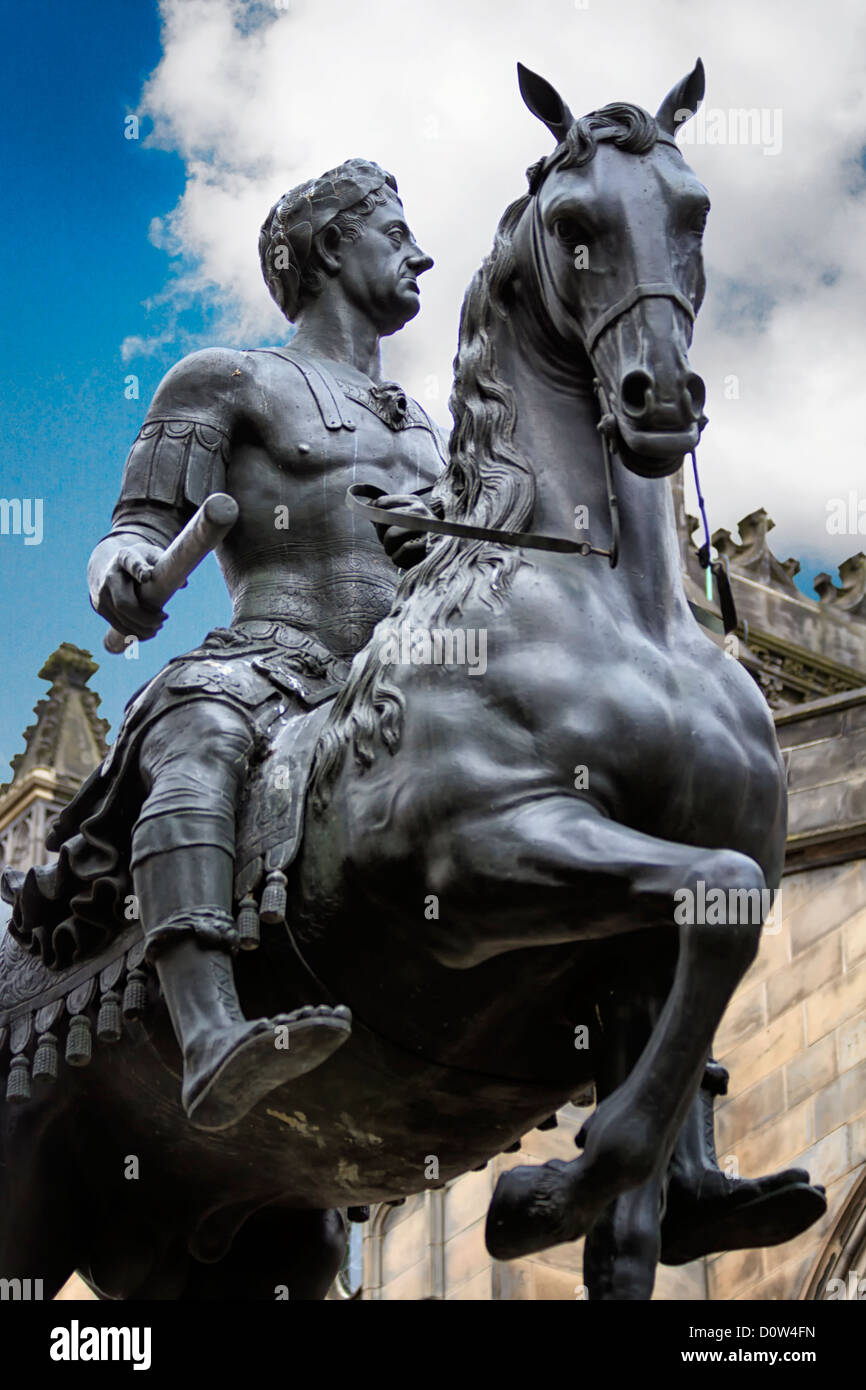 King charles ii statue edinburgh hi-res stock photography and images ...