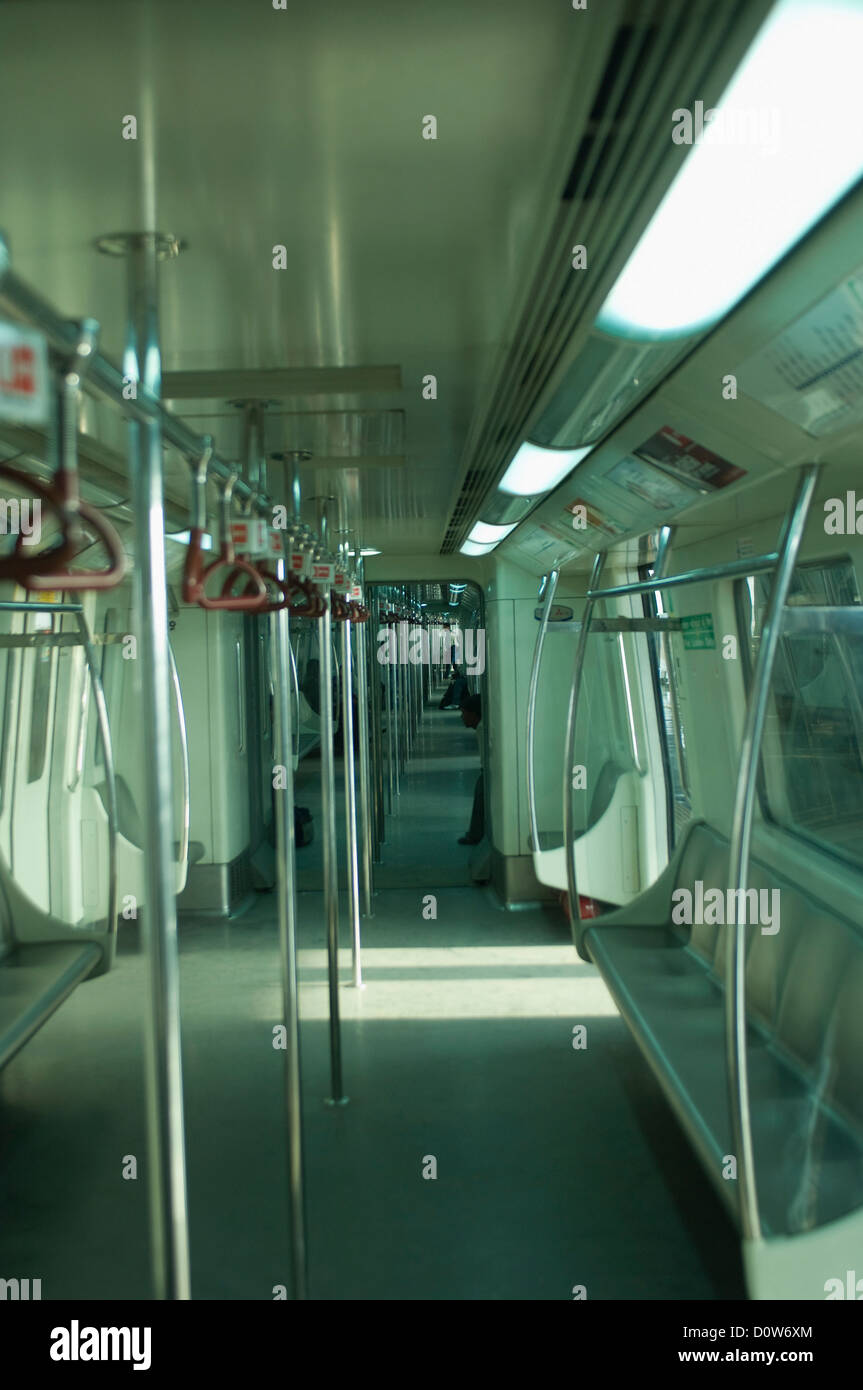 India delhi metro train interior hi-res stock photography and images ...