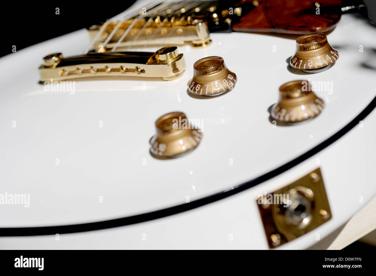 Close up of white Gibson Les Paul guitar Stock Photo - Alamy