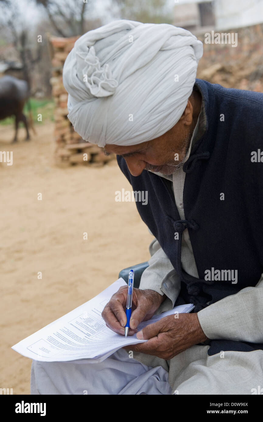 India older generation hi-res stock photography and images - Alamy