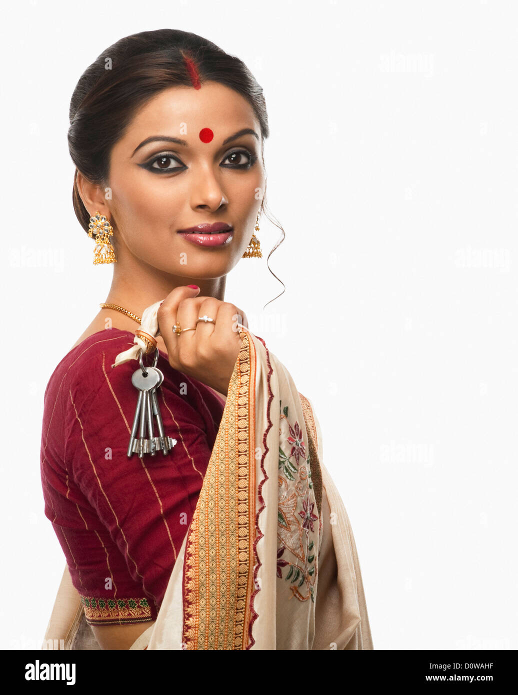 Beautiful bengali lady standing hi-res stock photography and images - Alamy
